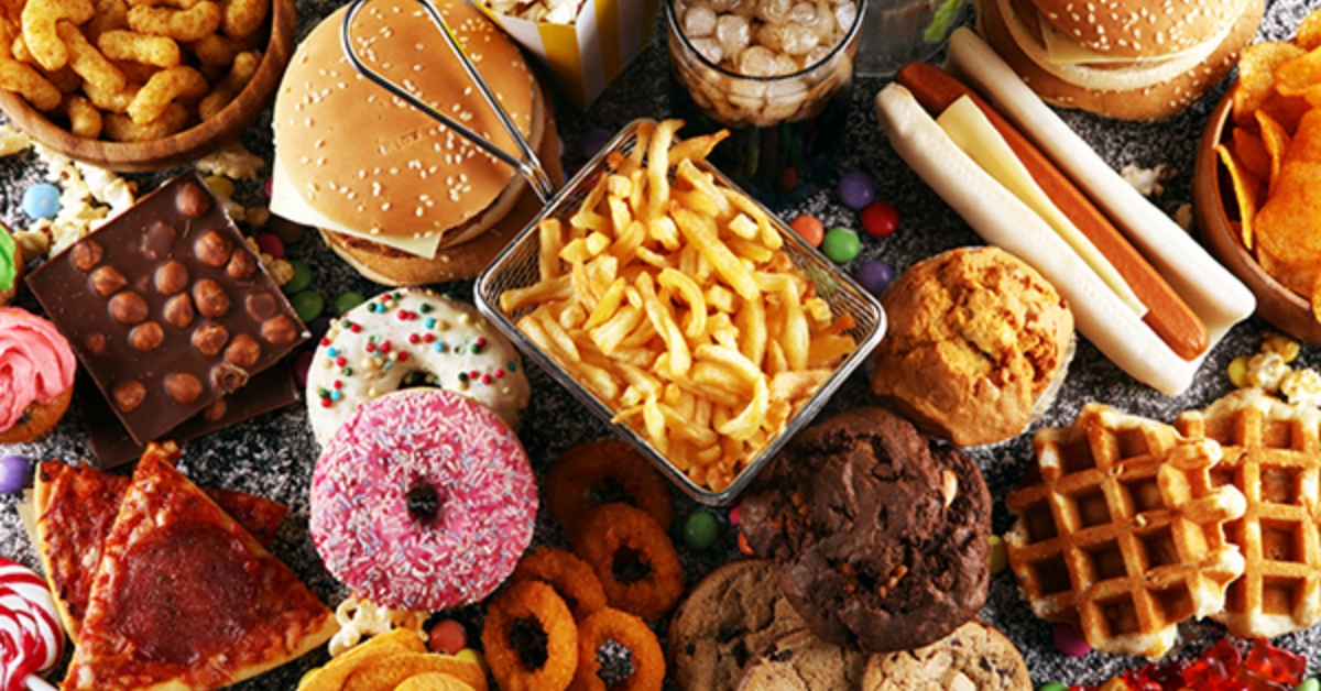 O que uma dieta baseada em alimentos ultra processados causa no ...